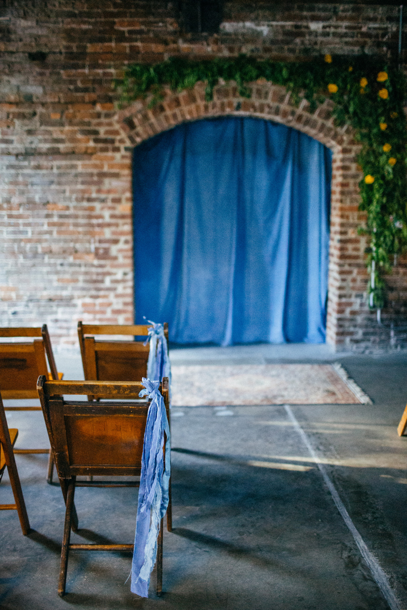 THE B PROJECT | INDUSTRIAL CHAMBRAY WEDDING INSPIRATION | GREEN WEDDING ...